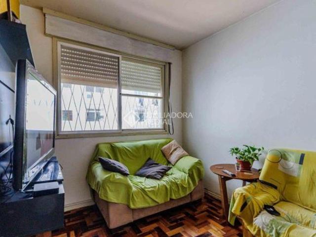 EM CONDOMÍNIO FECHADO COM INFRA ESTRUTURA!