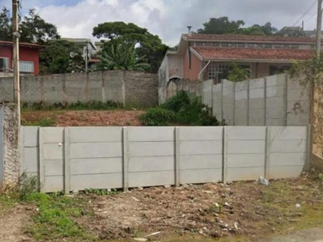 EM FASE DE CONSTRUÇÃO Sobrado à venda com 3 suítes, quintal e espaço gourmet, além de paisagismo