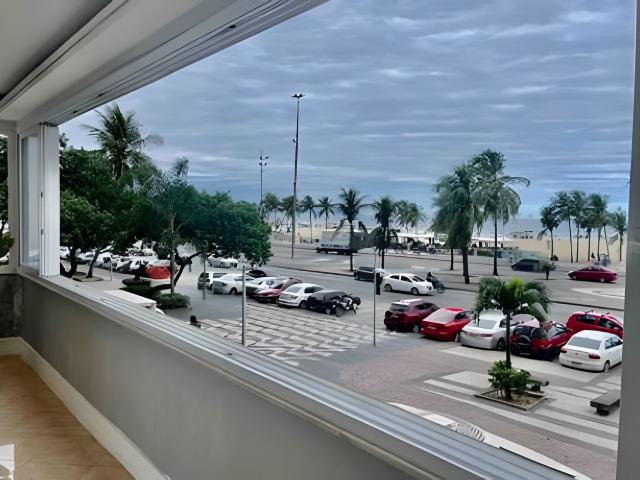 Em Frente ao Mar Copacabana