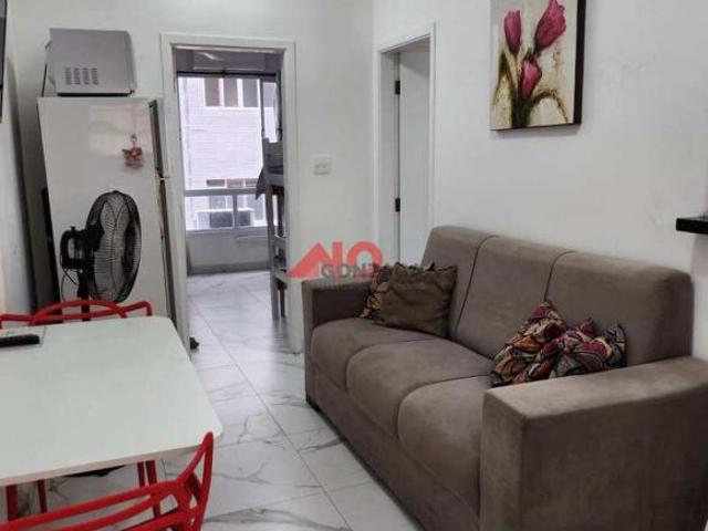 Em plena Praia do Gonzaga, apresento este excelente apartamento com vista para o mar!