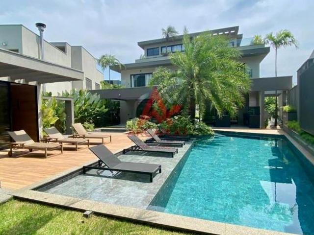 Em Riviera Com 7 Suítes