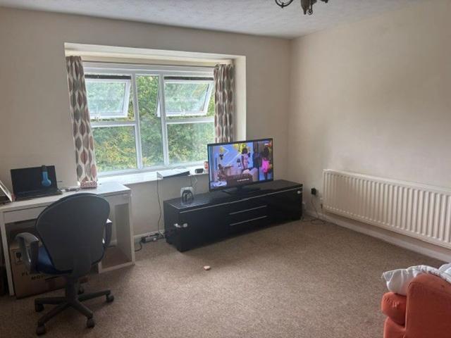 Emmview Close, Wokingham