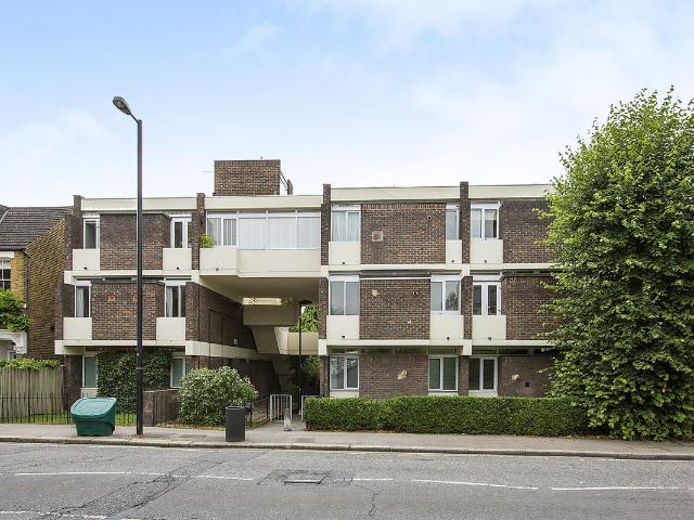 Emmanuel House, South Croxted Road, London SE21, 1 bed flat to rent, £1,800 pcm | PrimeLocation