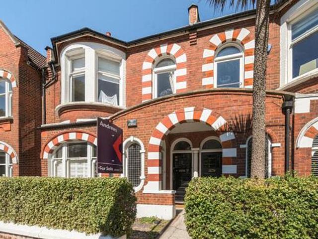 Emmanuel Road, London, 2 Bedroom Maisonette