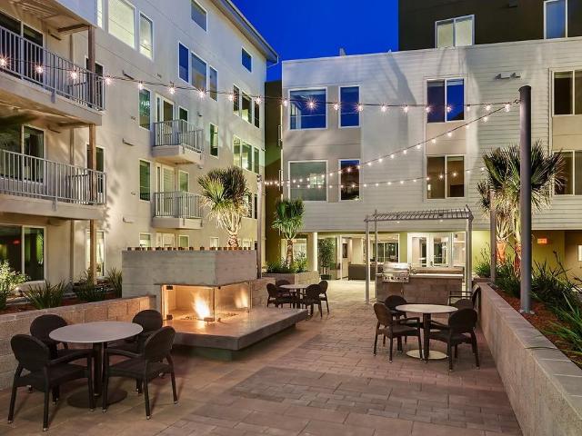 Emme 1 Bedroom Apartment for Rent at 6350 Christie Ave, Emeryville, CA 94608