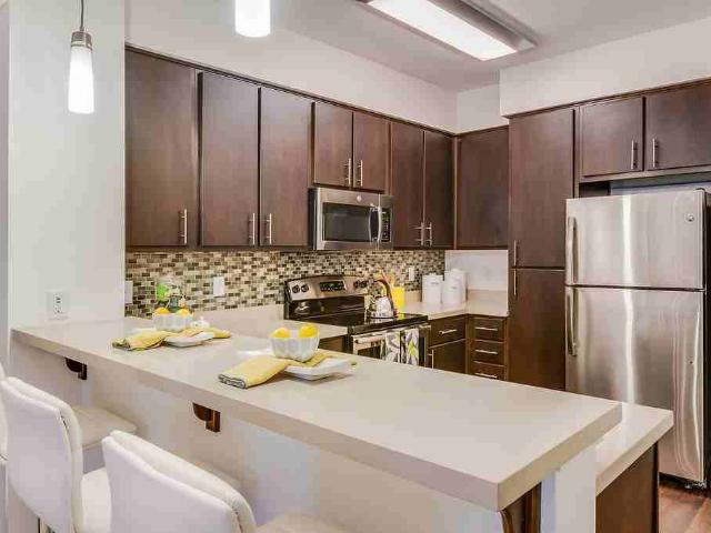 Emme 1 Bedroom Apartment for Rent at 6350 Christie Ave, Emeryville, CA 94608