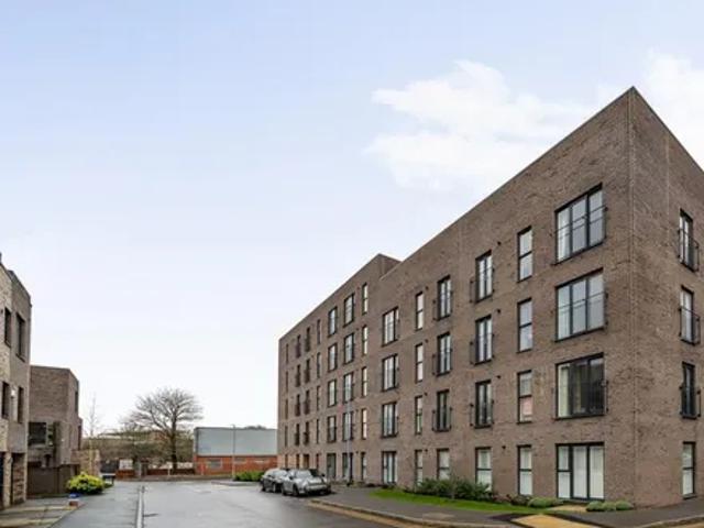 Emmeline Pankhurst Drive, Stretford, M32 0GU, United Kingdom | 2 bed apartment for rent #140225635 | Rentberry