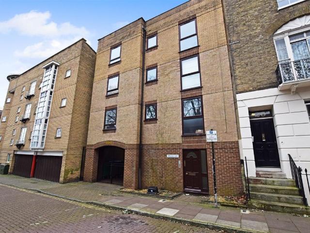 Emmerdale Court, Southampton, Hampshire SO14, 1 bed flat to rent, £925 pcm | PrimeLocation