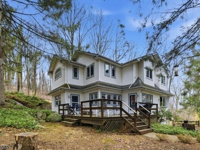 Emmet Roche Dr, Montville Township, Home For Sale