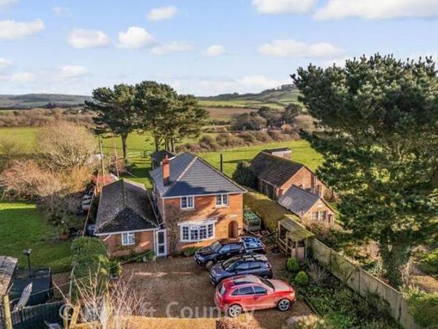 Emmett Hill, Chale Green, 5 Bedroom Detached