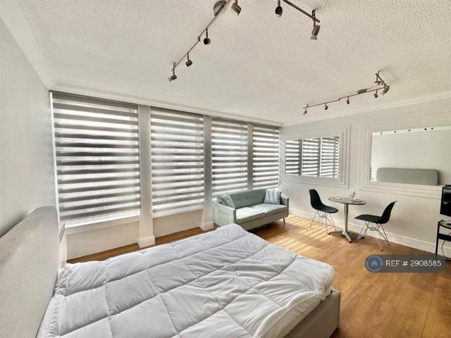 Emanuel House, London, SW1P Studio to rent £1,900 pcm £438 pw
