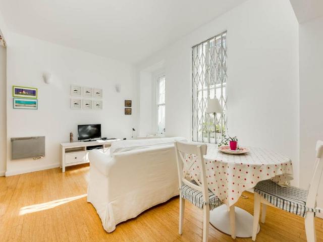 Embankment Gardens, Chelsea, London 1 bed flat to rent £1,700 pcm £392 pw