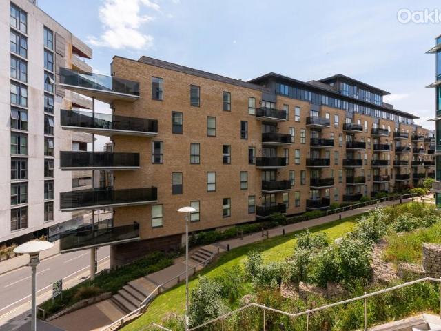 Embankment House, 7 Fleet Street BN1 2 bed flat to rent £2,000 pcm £462 pw