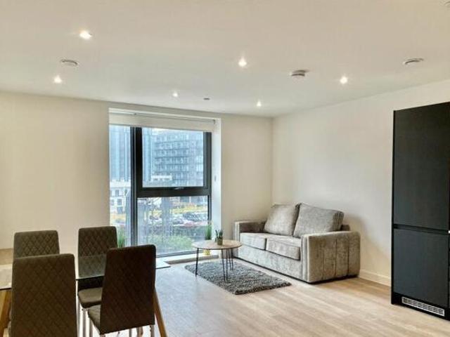 Embankment West, New Kings Head Yard, 2 Bedroom Apartment