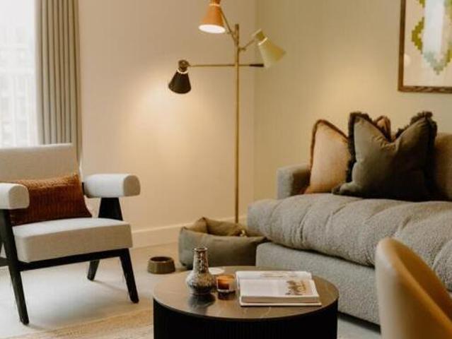 Embassy Boulevard, London, 2 Bedroom Apartment