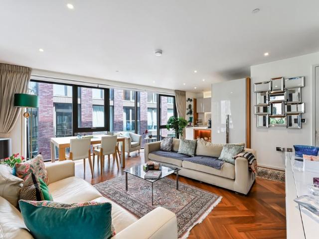 Embassy Gardens, Capital Building. 2 bed apartment to rent £5,248 pcm £1,211 pw