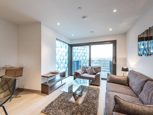 Embassy Gardens, Sw8, Nine Elms, London SW11, 2 bed flat to rent, £4,500 pcm | PrimeLocation