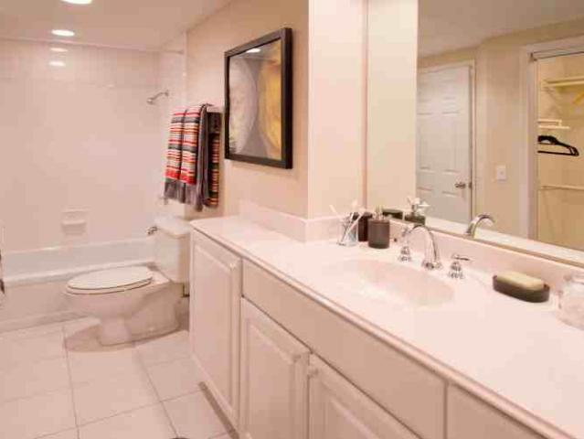 Embassy Park Apartments 1 Bedroom Apartment for Rent at 9045 Burt St, Omaha, NE 68114