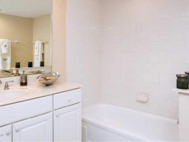 Embassy Park Apartments 1 Bedroom Apartment for Rent at 9045 Burt St, Omaha, NE 68114