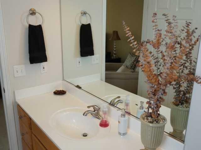 Embassy Place at White Oak Estate 2 Bedroom Apartment for Rent at 2121 45th St, Highland, IN 46322