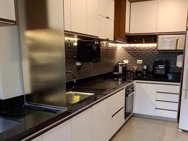 EMBARE APARTAMENTO MODERNIZADO 3 DORMITÓRIOS SUITE VARANDA GARAGEM DEMARCADA EL