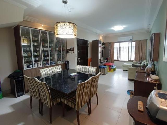 Embaré Sobrado com piscina, 160 m2, 3 dorms, suite, sala 2 ambs, area goumet, Dep