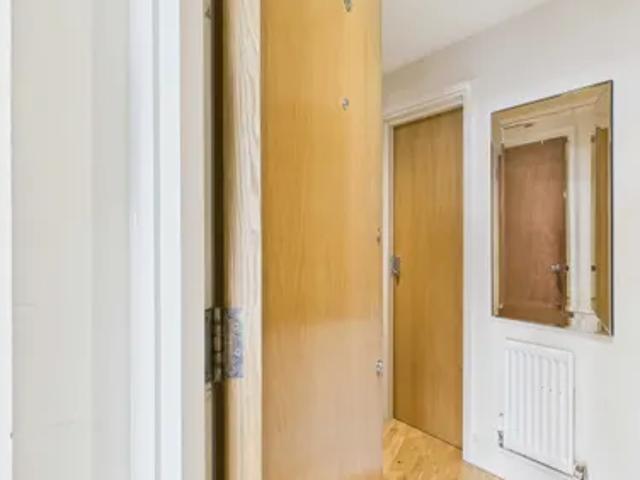 Emblem House, 27 Radial Avenue, London, E14 6UD, United Kingdom | 2 bed apartment for rent #165414945 | Rentberry