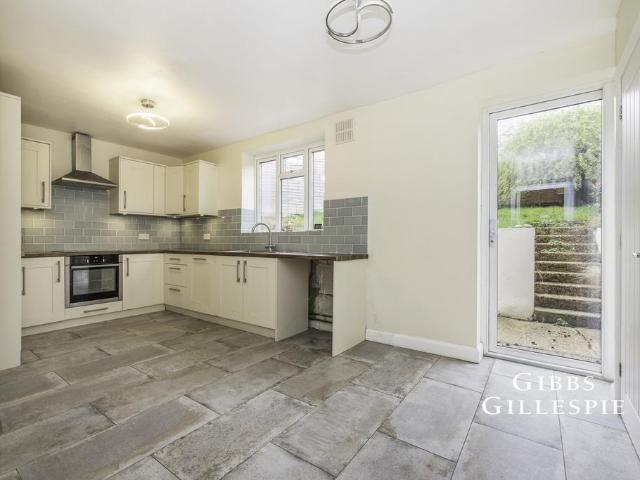 Embleton Road, Watford. 3 bed semi detached house to rent £2,050 pcm £473 pw