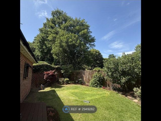 Embry Way, Stanmore HA7, 2 bed bungalow to rent, £2,250 pcm | PrimeLocation