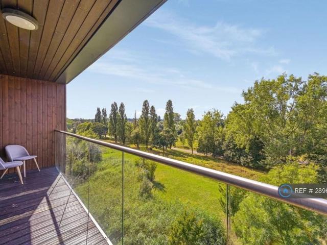 Embry Road, London, SE9 2 bed flat to rent £2,575 pcm £594 pw
