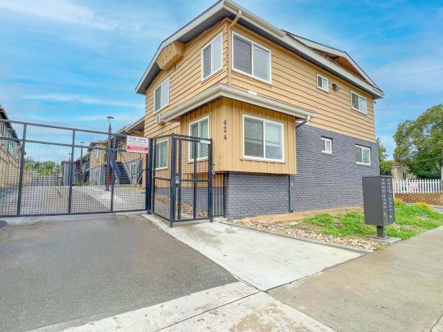 Emerald Ave Apartments