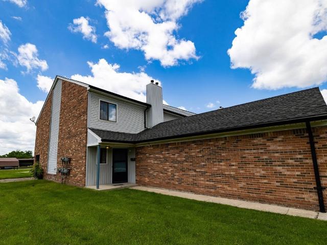 Emerald Apartments 1 Bedroom Apartment for Rent at 300 E 13 Mile Rd, Madison Heights, MI 48071