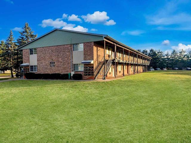 Emerald Apartments 1 Bedroom Apartment for Rent at 300 E 13 Mile Rd, Madison Heights, MI 48071