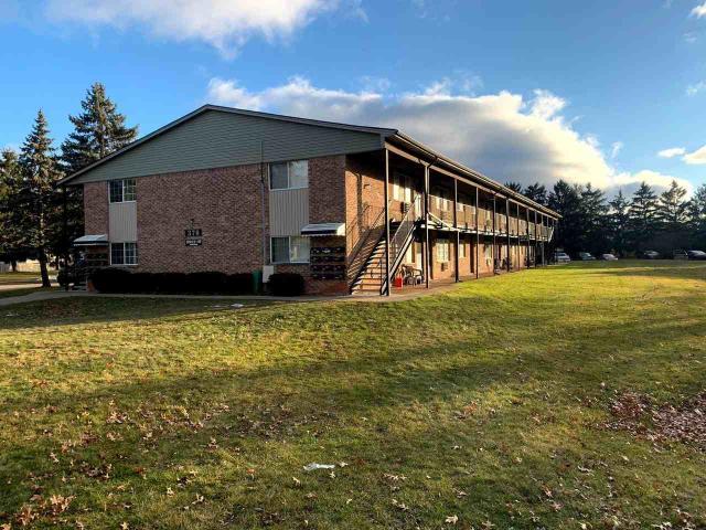 Emerald Apartments 1 Bedroom Apartment for Rent at 370 E 13 Mile Rd, Madison Heights, MI 48071