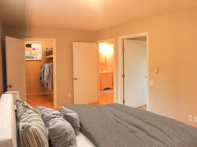 Emerald Apartments 2 Bedroom Apartment for Rent at 370 E 13 Mile Rd, Madison Heights, MI 48071