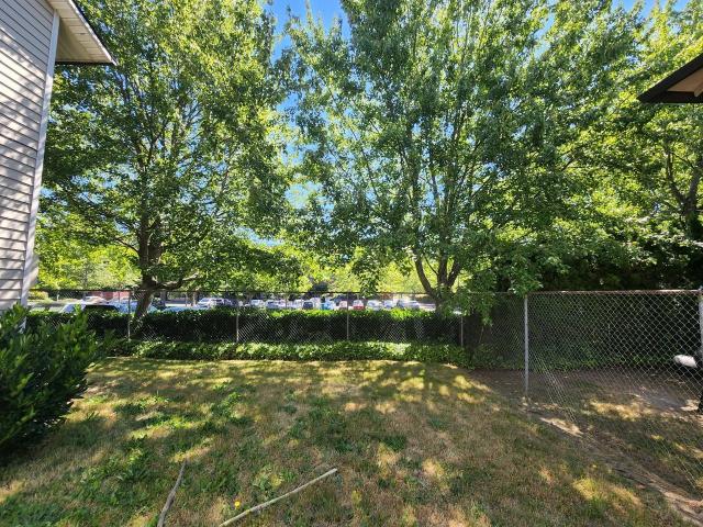 Emerald East Apartments Studio Apartment for Rent at 324 Ne 100th Ave, Portland, OR 97220 Hazelwood