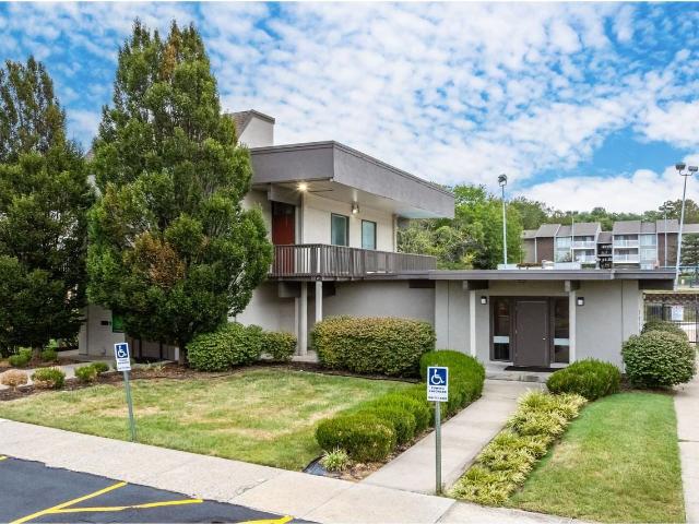 Emerald Hills Apartments 1 Bedroom Apartment for Rent at 7929 Sycamore Ave, Kansas City, MO 64138 Park Farms