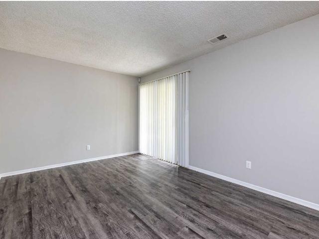 Emerald Hills Apartments 1 Bedroom Apartment for Rent at 7929 Sycamore Ave, Kansas City, MO 64138 Park Farms