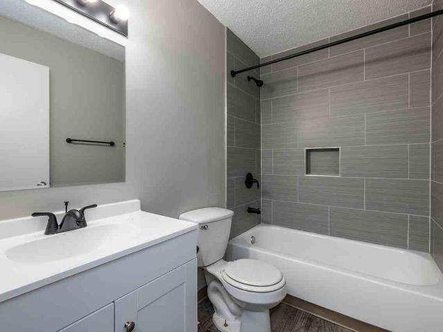 Emerald Hills Apartments 2 Bedroom Apartment for Rent at 7929 Sycamore Ave, Kansas City, MO 64138 Park Farms