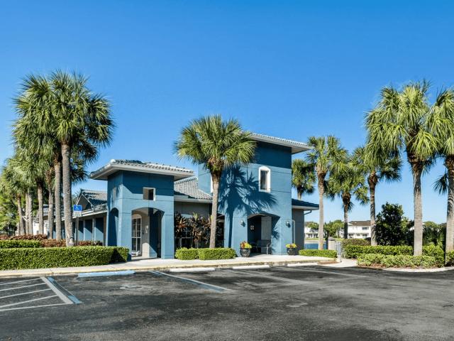 Emerald Lake Apts
