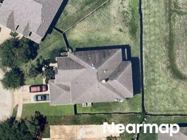 Emerald Lakes Dr