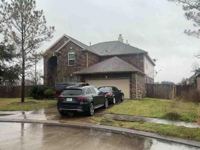 Emerald Lakes Dr