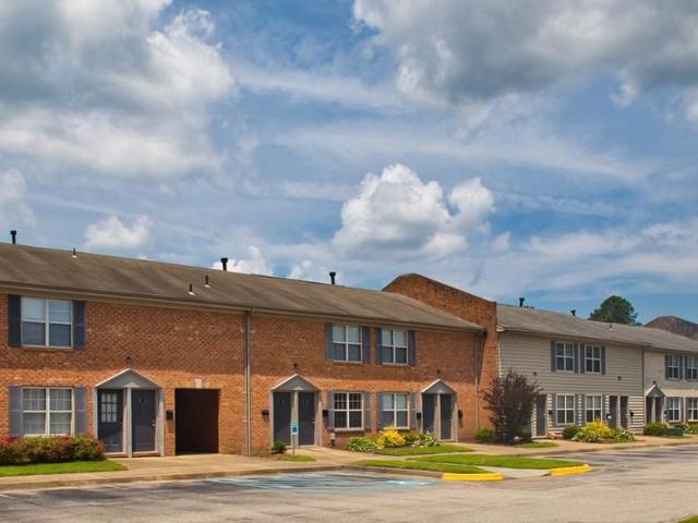 Emerald Point Apartments & Townhomes 1 Bedroom Apartment for Rent at 2100 Westminster Ln, Virginia Beach, VA 23454 Northeast Virginia Beach