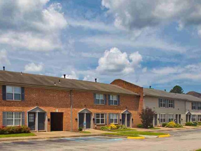 Emerald Point Apartments & Townhomes 2 Bedroom Apartment for Rent at 2100 Westminster Ln, Virginia Beach, VA 23454 Northeast Virginia Beach