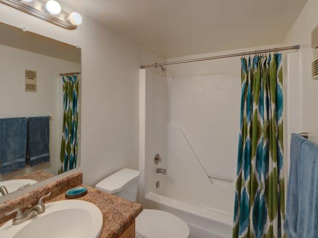 Emerald Point Apartments & Townhomes 2 Bedroom Apartment for Rent at 2100 Westminster Ln, Virginia Beach, VA 23454 Northeast Virginia Beach