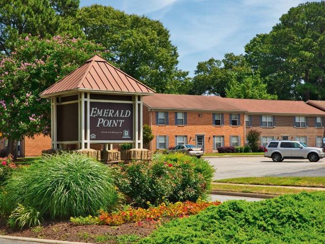 Emerald Point Apartments & Townhomes 2 Bedroom Apartment for Rent at 2100 Westminster Ln, Virginia Beach, VA 23454 Northeast Virginia Beach