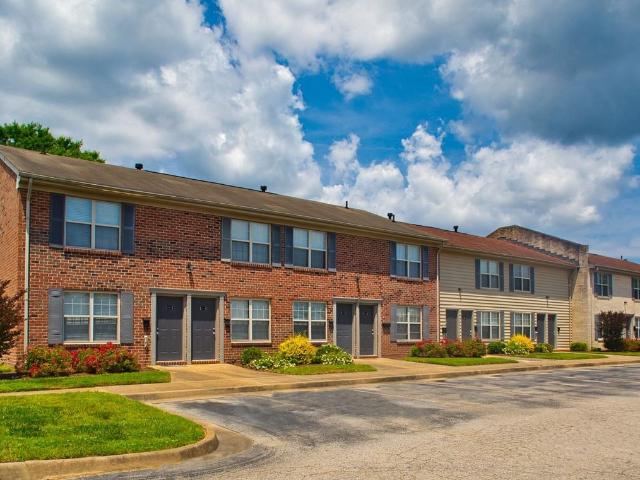 Emerald Point Apartments & Townhomes 3 Bedroom Apartment for Rent at 2100 Westminster Ln, Virginia Beach, VA 23454 Northeast Virginia Beach