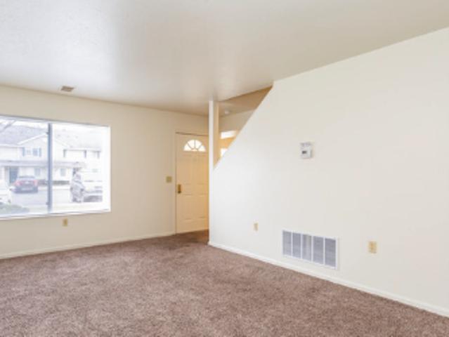 Emerald Pointe Townhomes 2 Bedroom Apartment for Rent at 750 Emerald St Apt G, Muskegon, MI 49442 Angell