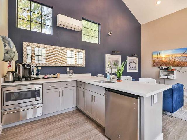 Emerald Ridge 2 Bedroom Apartment for Rent at 3010 118th Ave Se, Bellevue, WA 98005