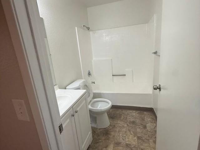 Emerald Terrace Apartments 2 Bedroom Apartment for Rent at 919 919 and 1001 South Lyon Street, Santa Ana, CA 92705 Tustin Avenue